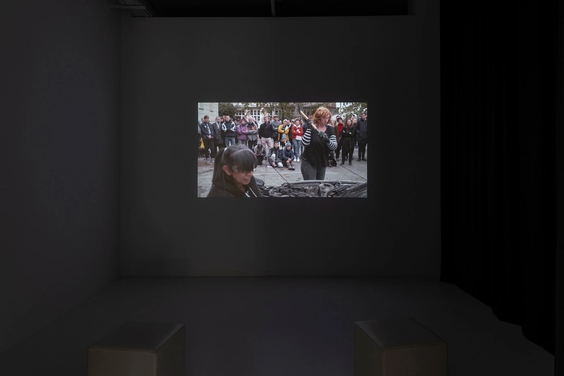 ACTION, BODY AND DENUNCIATION IN REGINA JOSÉ GALINDO, AT ADN - Arte Al Dia