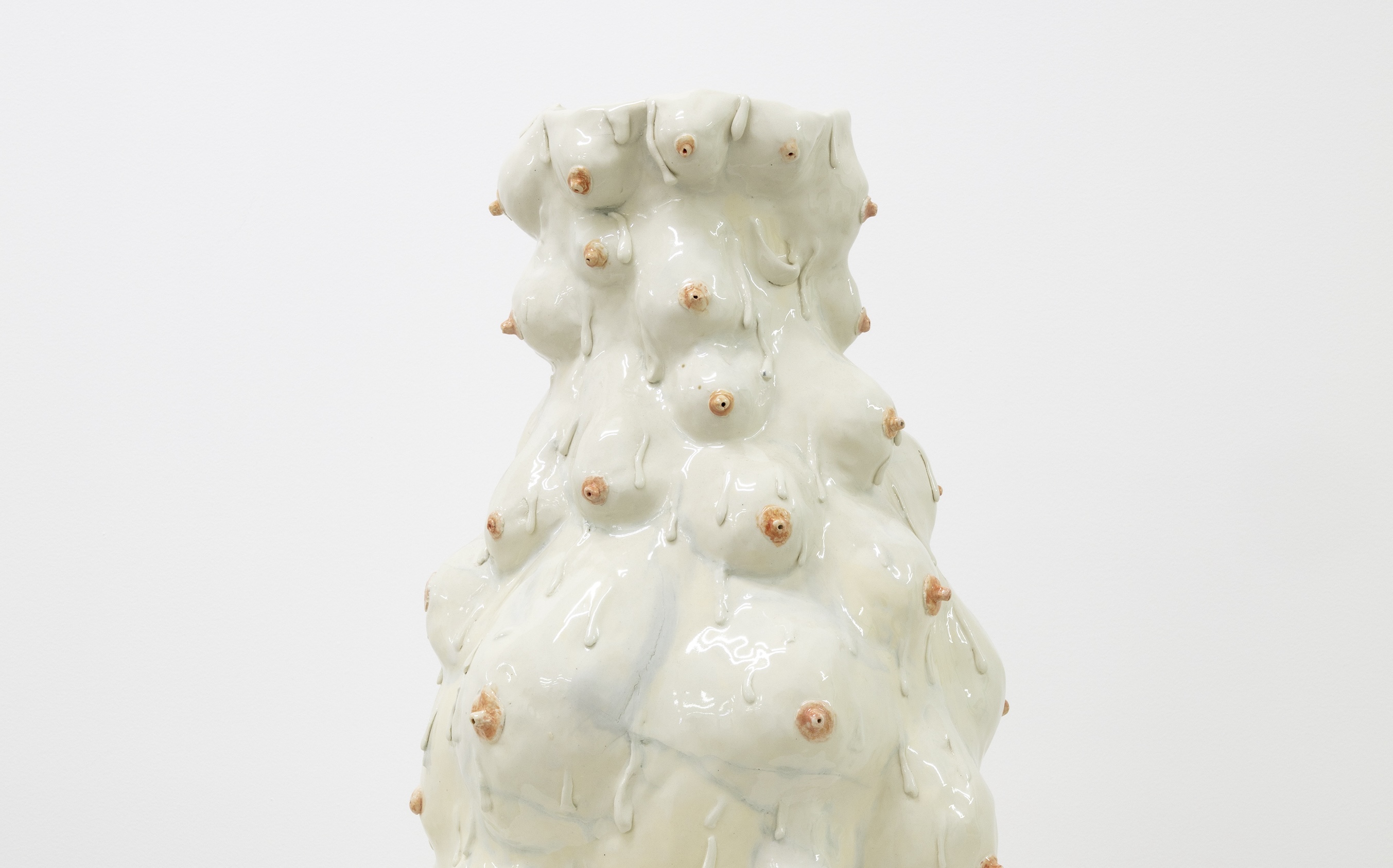 THE RELATIONSHIP BETWEEN BODIES AND SPACE: A GROUP EXHIBITION - Arte Al Dia