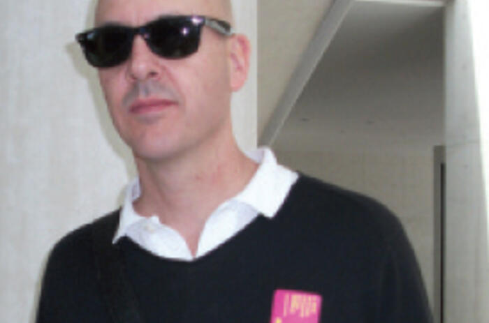 Profiles / Contents / International - Arte Al Dia
